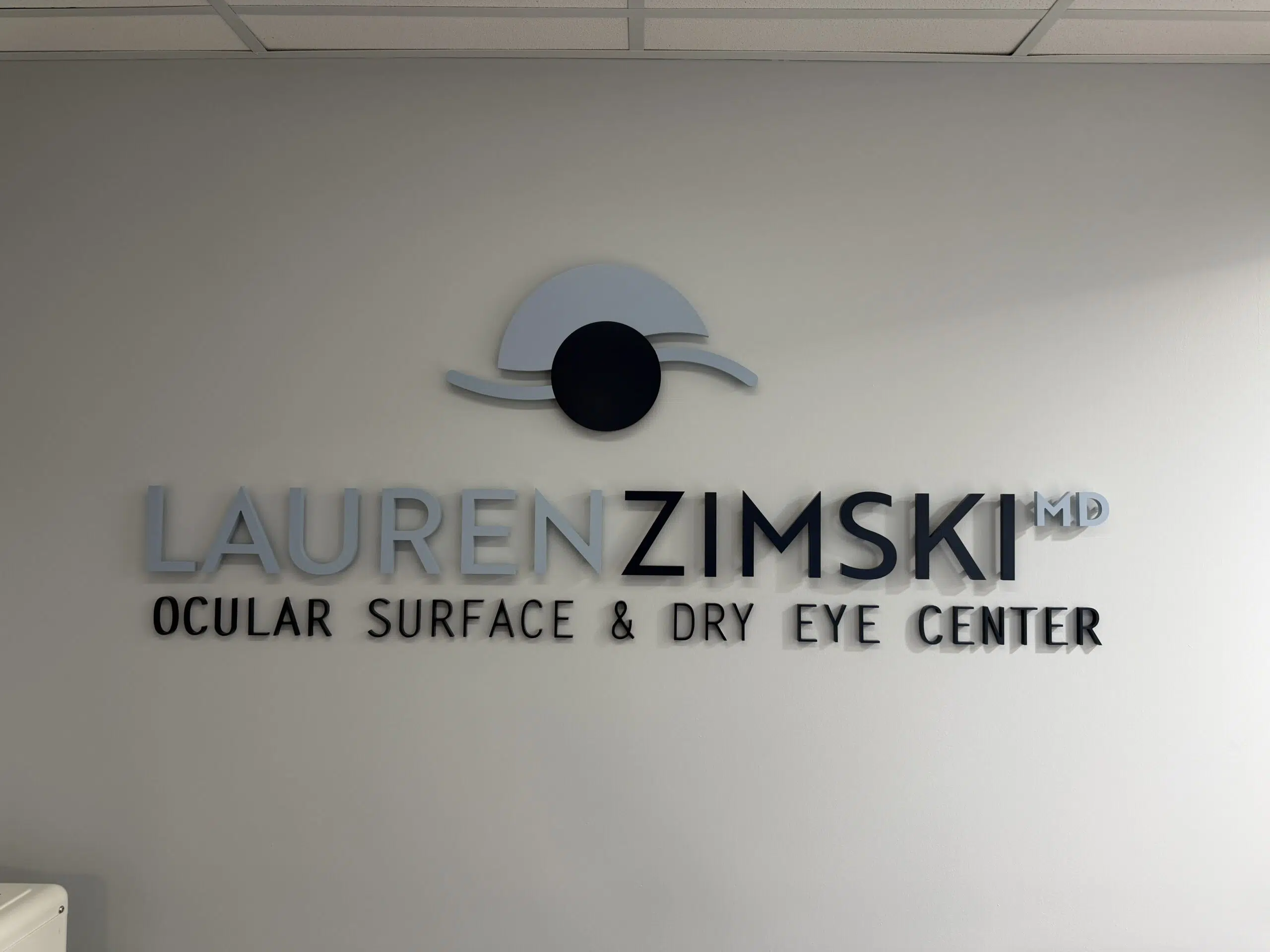 Acrylic vs. Metal: Choosing Indoor Sign Materials in Denver | Mtn High